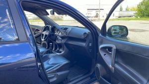 Zils Toyota RAV4 2007 Marijampole, ar dzinēja tilpumu 2.20 L un nobraukumu 220 tūkst. km par 3699 €, foto 14 vietnē AUTOMOTO.COM.LV