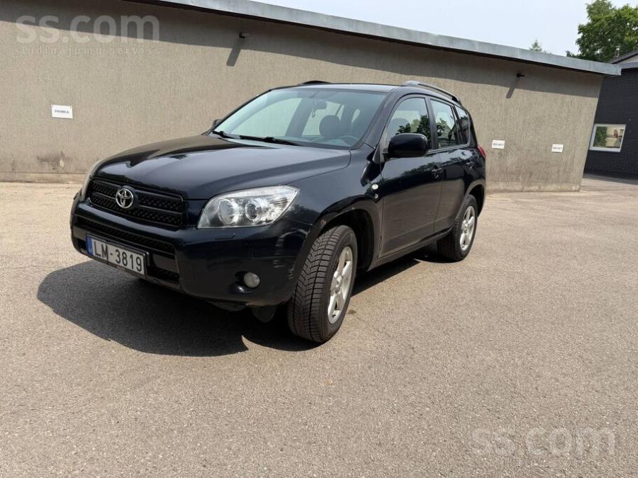 Zils Toyota RAV4 2007 Rīga, ar dzinēja tilpumu 2.20 L un nobraukumu 346 tūkst. km par 2200 €, foto 1 vietnē AUTOMOTO.COM.LV