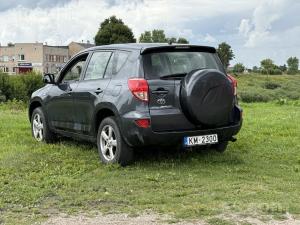 Blue Toyota RAV4 2007 in Daugavpils, with an engine capacity of 2.20 L and mileage of 241 thousand km for 3980 €, photo 3 on AUTOMOTO.COM.LV
