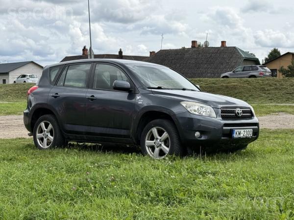 Zils Toyota RAV4 2007 Daugavpils, ar dzinēja tilpumu 2.20 L un nobraukumu 241 tūkst. km par 3980 €, foto 5 vietnē AUTOMOTO.COM.LV