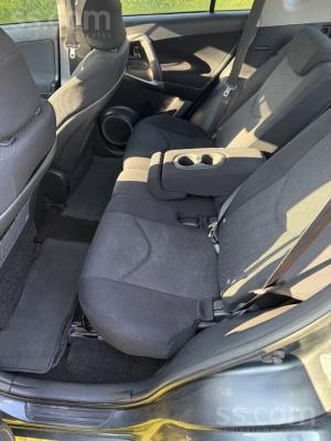 Zils Toyota RAV4 2007 Daugavpils, ar dzinēja tilpumu 2.20 L un nobraukumu 241 tūkst. km par 3980 €, foto 9 vietnē AUTOMOTO.COM.LV