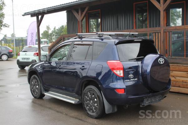 Blue Toyota RAV4 2007 in Riga, with an engine capacity of 2.20 L and mileage of 0 thousand km for 2990 €, photo 3 on AUTOMOTO.COM.LV