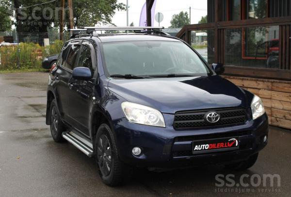 Blue Toyota RAV4 2007 in Riga, with an engine capacity of 2.20 L and mileage of 0 thousand km for 2990 €, photo 8 on AUTOMOTO.COM.LV
