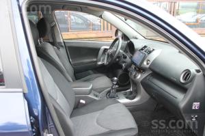 Blue Toyota RAV4 2007 in Riga, with an engine capacity of 2.20 L and mileage of 0 thousand km for 2990 €, photo 16 on AUTOMOTO.COM.LV