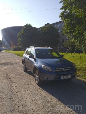 Zils Toyota RAV4 2007 Liepāja, ar dzinēja tilpumu 2.00 L un nobraukumu 154 tūkst. km par 4000 €, foto 3 vietnē AUTOMOTO.COM.LV