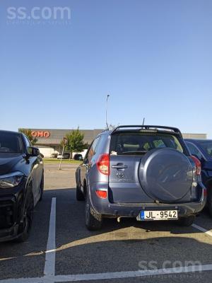 Zils Toyota RAV4 2007 Liepāja, ar dzinēja tilpumu 2.00 L un nobraukumu 154 tūkst. km par 4000 €, foto 5 vietnē AUTOMOTO.COM.LV