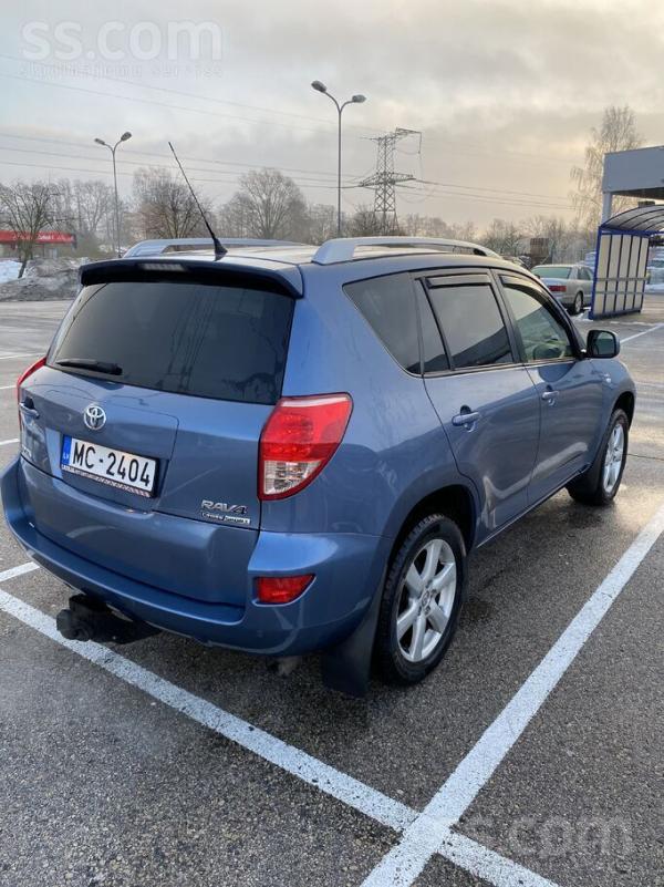 Blue Toyota RAV4 2008 in Riga, with an engine capacity of 2.20 L and mileage of 406 thousand km for 3000 €, photo 10 on AUTOMOTO.COM.LV
