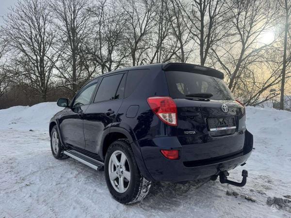 Zils Toyota RAV4 2008 Utena, ar dzinēja tilpumu 2.23 L un nobraukumu 209 tūkst. km par 5350 €, foto 7 vietnē AUTOMOTO.COM.LV