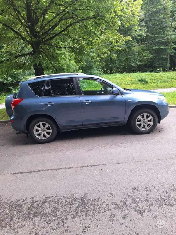 Blue Toyota RAV4 2008 in Vilnius, with an engine capacity of 2.00 L and mileage of 137 thousand km for 5999 €, photo 2 on AUTOMOTO.COM.LV