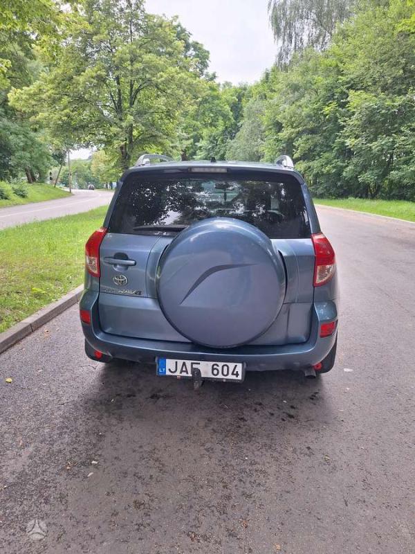 Blue Toyota RAV4 2008 in Vilnius, with an engine capacity of 2.00 L and mileage of 137 thousand km for 5999 €, photo 4 on AUTOMOTO.COM.LV