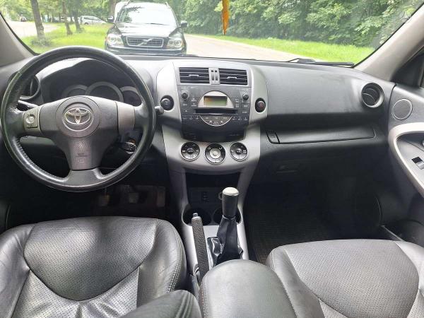 Blue Toyota RAV4 2008 in Vilnius, with an engine capacity of 2.00 L and mileage of 137 thousand km for 5999 €, photo 8 on AUTOMOTO.COM.LV