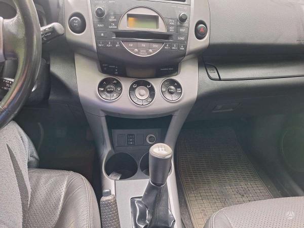 Blue Toyota RAV4 2008 in Vilnius, with an engine capacity of 2.00 L and mileage of 137 thousand km for 5999 €, photo 9 on AUTOMOTO.COM.LV