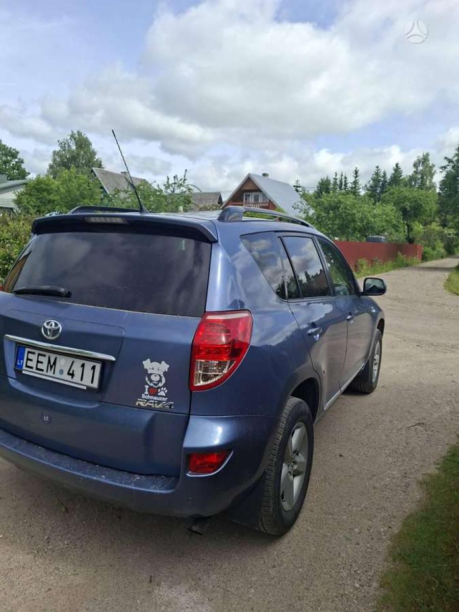 Blue Toyota RAV4 2008 in Vilnius, with an engine capacity of 2.23 L and mileage of 310 thousand km for 4800 €, photo 4 on AUTOMOTO.COM.LV