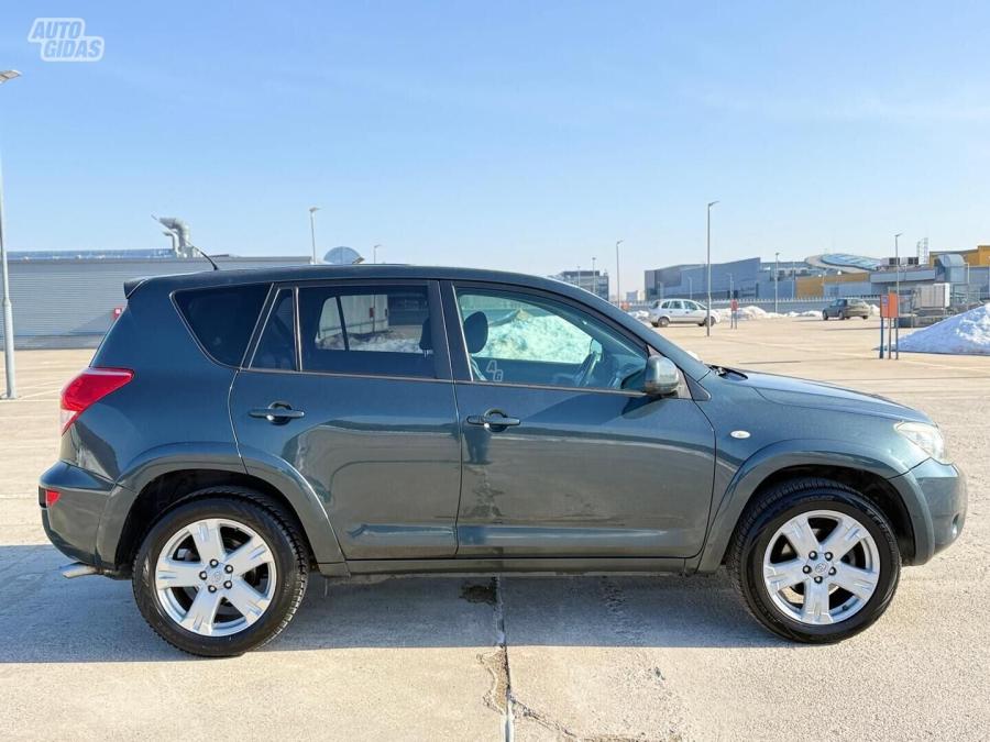Zils Toyota RAV4 2009 Ukmergė, ar dzinēja tilpumu 2.20 L un nobraukumu 205 tūkst. km par 5400 €, foto 6 vietnē AUTOMOTO.COM.LV