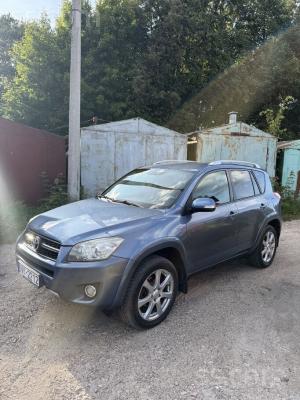 Blue Toyota RAV4 2009 in Riga, with an engine capacity of 2.20 L and mileage of 170 thousand km for 5499 €, photo 3 on AUTOMOTO.COM.LV