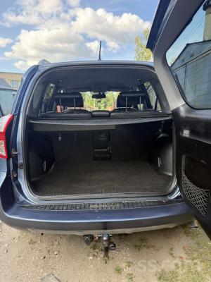 Blue Toyota RAV4 2009 in Riga, with an engine capacity of 2.20 L and mileage of 170 thousand km for 5499 €, photo 12 on AUTOMOTO.COM.LV