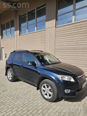 Zils Toyota RAV4 2010 Jelgava, ar dzinēja tilpumu 2.20 L un nobraukumu 229 tūkst. km par 5600 €, foto 6 vietnē AUTOMOTO.COM.LV