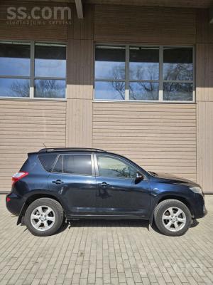 Zils Toyota RAV4 2010 Jelgava, ar dzinēja tilpumu 2.20 L un nobraukumu 229 tūkst. km par 5600 €, foto 8 vietnē AUTOMOTO.COM.LV