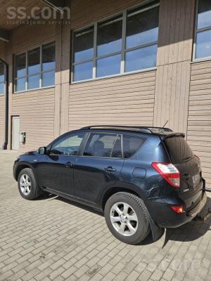 Zils Toyota RAV4 2010 Jelgava, ar dzinēja tilpumu 2.20 L un nobraukumu 229 tūkst. km par 5600 €, foto 9 vietnē AUTOMOTO.COM.LV