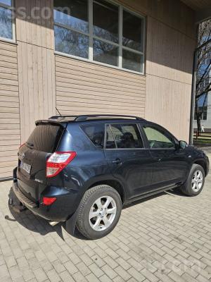 Zils Toyota RAV4 2010 Jelgava, ar dzinēja tilpumu 2.20 L un nobraukumu 229 tūkst. km par 5600 €, foto 10 vietnē AUTOMOTO.COM.LV