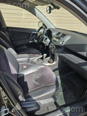 Zils Toyota RAV4 2010 Jelgava, ar dzinēja tilpumu 2.20 L un nobraukumu 229 tūkst. km par 5600 €, foto 15 vietnē AUTOMOTO.COM.LV