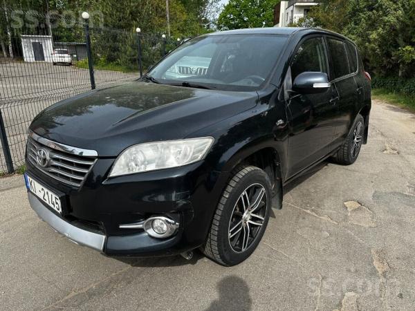 Zils Toyota RAV4 2010 Rīga, ar dzinēja tilpumu 2.20 L un nobraukumu 340 tūkst. km par 2500 €, foto 2 vietnē AUTOMOTO.COM.LV