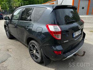 Zils Toyota RAV4 2010 Rīga, ar dzinēja tilpumu 2.20 L un nobraukumu 340 tūkst. km par 2500 €, foto 4 vietnē AUTOMOTO.COM.LV
