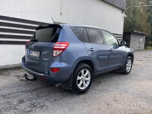 Blue Toyota RAV4 2010 in Riga, with an engine capacity of 2.20 L and mileage of 225 thousand km for 4190 €, photo 6 on AUTOMOTO.COM.LV