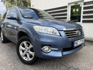 Blue Toyota RAV4 2010 in Riga, with an engine capacity of 2.20 L and mileage of 225 thousand km for 4190 €, photo 11 on AUTOMOTO.COM.LV