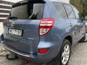 Blue Toyota RAV4 2010 in Riga, with an engine capacity of 2.20 L and mileage of 225 thousand km for 4190 €, photo 12 on AUTOMOTO.COM.LV