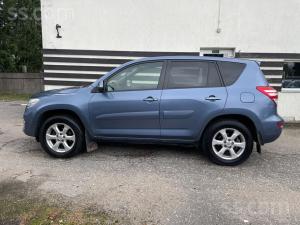 Blue Toyota RAV4 2010 in Riga, with an engine capacity of 2.20 L and mileage of 225 thousand km for 4190 €, photo 13 on AUTOMOTO.COM.LV