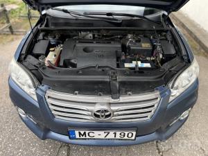 Blue Toyota RAV4 2010 in Riga, with an engine capacity of 2.20 L and mileage of 225 thousand km for 4190 €, photo 15 on AUTOMOTO.COM.LV