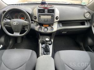 Blue Toyota RAV4 2010 in Riga, with an engine capacity of 2.20 L and mileage of 225 thousand km for 4190 €, photo 19 on AUTOMOTO.COM.LV