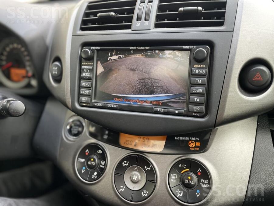 Blue Toyota RAV4 2010 in Riga, with an engine capacity of 2.20 L and mileage of 225 thousand km for 4190 €, photo 27 on AUTOMOTO.COM.LV