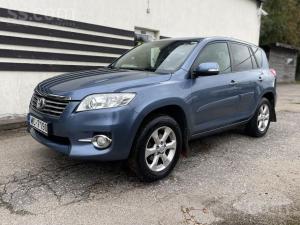 Zils Toyota RAV4 2010 Rīga, ar dzinēja tilpumu 2.20 L un nobraukumu 225 tūkst. km par 4190 €, foto  vietnē AUTOMOTO.COM.LV