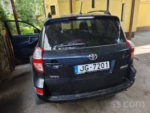 Zils Toyota RAV4 2011 Rīga, ar dzinēja tilpumu 2.20 L un nobraukumu 92 tūkst. km par 7650 €, foto 4 vietnē AUTOMOTO.COM.LV