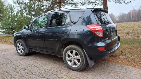 Zils Toyota RAV4 2011 Panevēža, ar dzinēja tilpumu 2.23 L un nobraukumu 256 tūkst. km par 7111 €, foto 4 vietnē AUTOMOTO.COM.LV