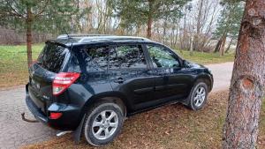 Blue Toyota RAV4 2011 in Panevezys, with an engine capacity of 2.23 L and mileage of 256 thousand km for 7111 €, photo 16 on AUTOMOTO.COM.LV