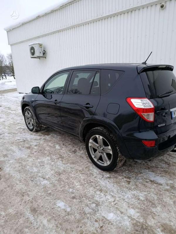 Zils Toyota RAV4 2011 Plungė, ar dzinēja tilpumu 2.23 L un nobraukumu 305 tūkst. km par 7300 €, foto 6 vietnē AUTOMOTO.COM.LV