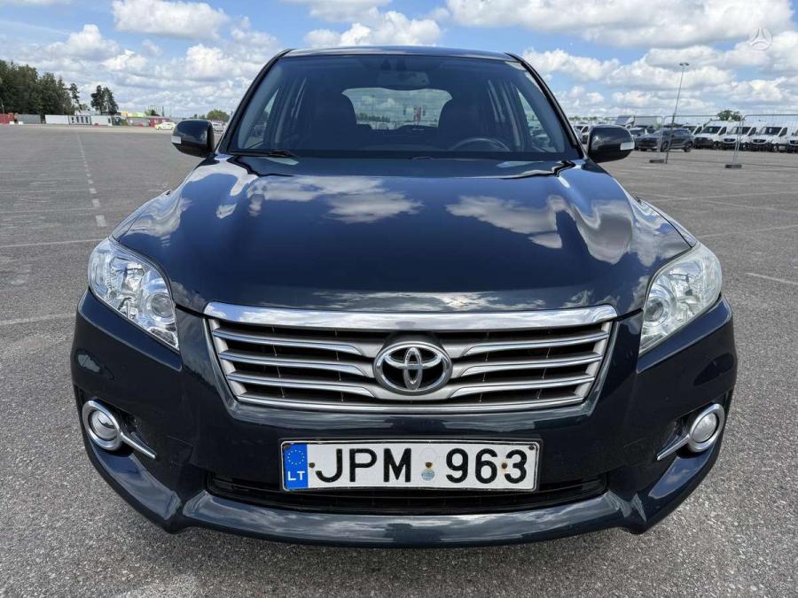 Zils Toyota RAV4 2011 Viļņa, ar dzinēja tilpumu 2.23 L un nobraukumu 414 tūkst. km par 4499 €, foto 7 vietnē AUTOMOTO.COM.LV