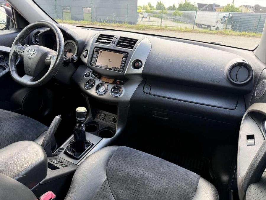 Zils Toyota RAV4 2011 Viļņa, ar dzinēja tilpumu 2.23 L un nobraukumu 414 tūkst. km par 4499 €, foto 17 vietnē AUTOMOTO.COM.LV