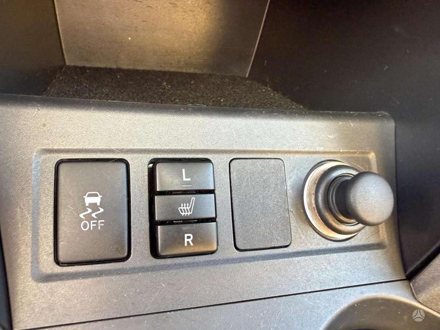 Zils Toyota RAV4 2011 Viļņa, ar dzinēja tilpumu 2.23 L un nobraukumu 414 tūkst. km par 4499 €, foto 22 vietnē AUTOMOTO.COM.LV