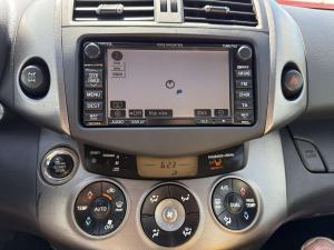 Zils Toyota RAV4 2011 Viļņa, ar dzinēja tilpumu 2.23 L un nobraukumu 414 tūkst. km par 4499 €, foto 23 vietnē AUTOMOTO.COM.LV