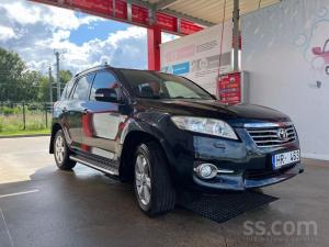 Blue Toyota RAV4 2011 in Riga, with an engine capacity of 2.20 L and mileage of 179 thousand km for 7300 €, photo 3 on AUTOMOTO.COM.LV