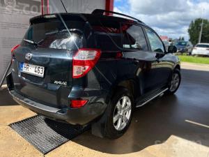 Blue Toyota RAV4 2011 in Riga, with an engine capacity of 2.20 L and mileage of 179 thousand km for 7300 €, photo 7 on AUTOMOTO.COM.LV
