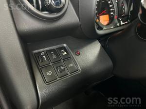 Blue Toyota RAV4 2011 in Riga, with an engine capacity of 2.20 L and mileage of 179 thousand km for 7300 €, photo 10 on AUTOMOTO.COM.LV