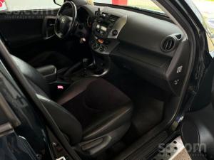Blue Toyota RAV4 2011 in Riga, with an engine capacity of 2.20 L and mileage of 179 thousand km for 7300 €, photo 15 on AUTOMOTO.COM.LV