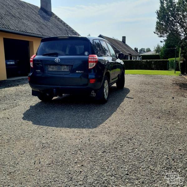 Zils Toyota RAV4 2011 Marijampole, ar dzinēja tilpumu 2.00 L un nobraukumu 290 tūkst. km par 4800 €, foto 7 vietnē AUTOMOTO.COM.LV
