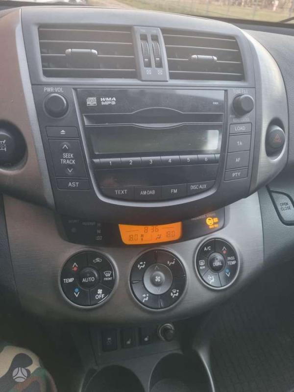 Toyota RAV4 2011 Jonava vietnÄ Zils Toyota RAV4 2011 Jonava, ar dzinÄja tilpumu 2.23 L un nobraukumu 294 tÅ«kst. km par 7200 ā¬, foto 8 vietnÄ AUTOMOTO.COM.LV