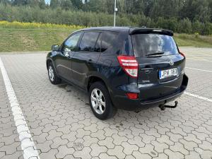 Zils Toyota RAV4 2012 Viļņa, ar dzinēja tilpumu 2.23 L un nobraukumu 400 tūkst. km par 4500 €, foto 9 vietnē AUTOMOTO.COM.LV